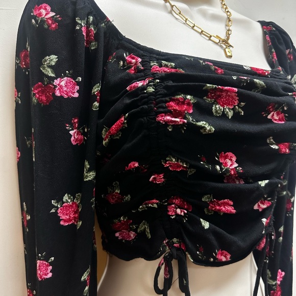Tops | Spring Super Cute Top Size S | Poshmark